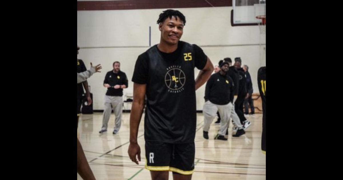 Crowd Goes Silent When High School Athlete Collapses, Gets Carried Off ...